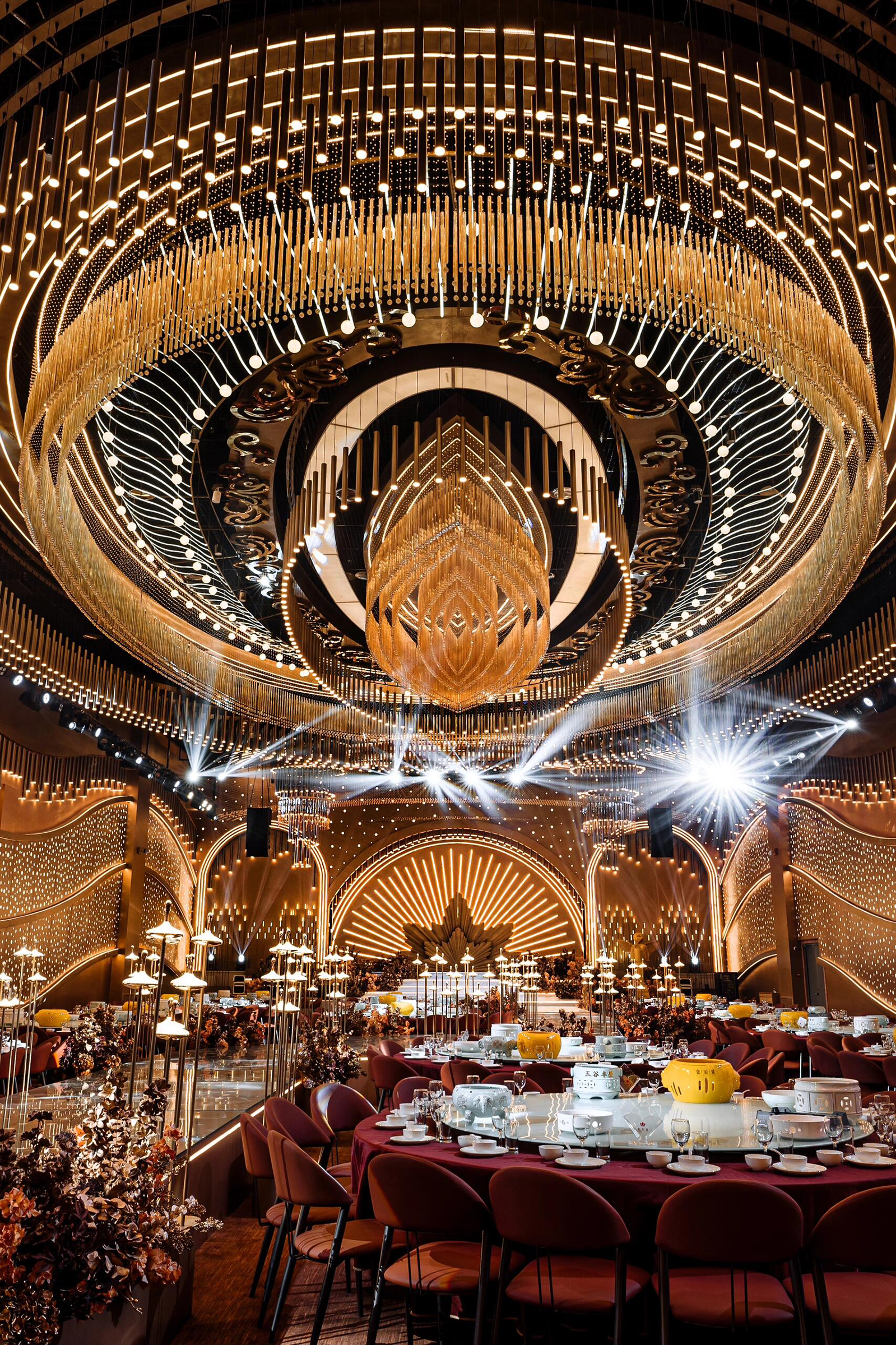 Wedding hall decoration; Banquet hall design; Hotel decoration and ...